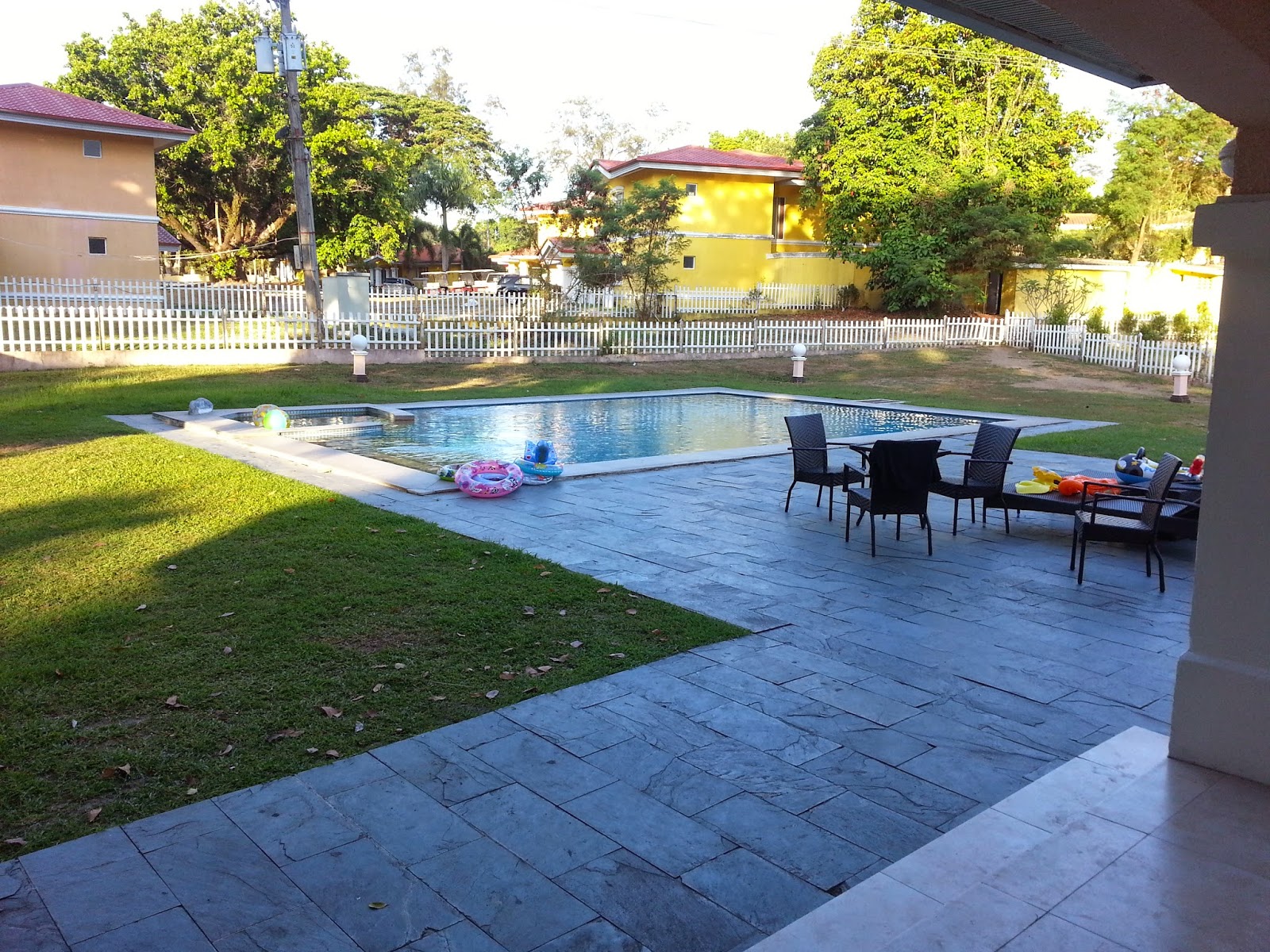 Zola's Mom: Summer Destination: Fontana Villas in Clark