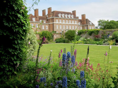 ~ My little old world ~ gardening, home, poetry and everything romantic ...