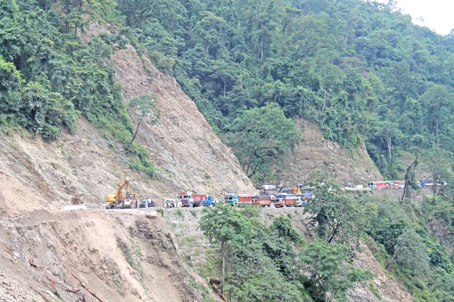 Visions of Hell: Landslide blocks National Highway (NH) 10 (Siliguri ...