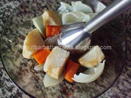 Ciorbă rădăuţeană de pui (cu smântână) | Rețete BărbatLaCratiță