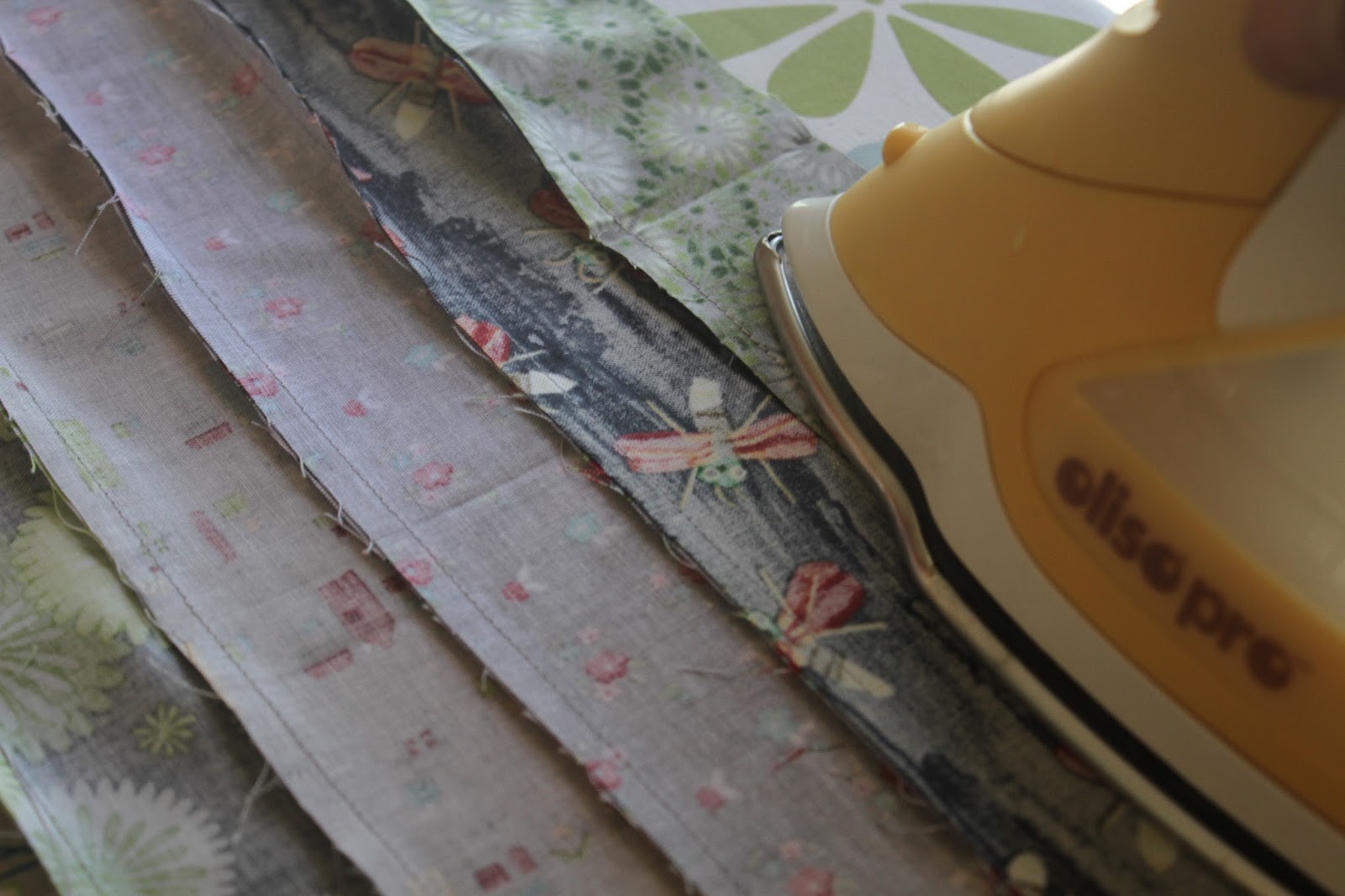 Chona Homegrown: My first tutorial! Strip Pieced Star Quilts