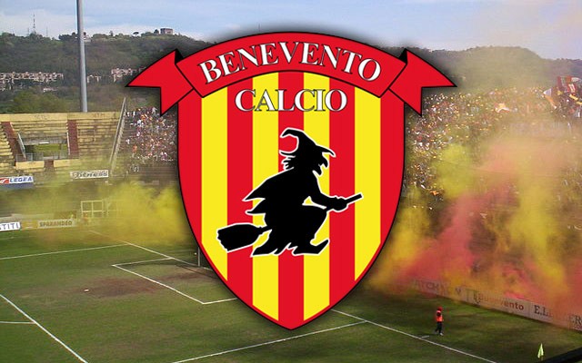 Excursão Futebol : Escudos da Curiosidade #12: Benevento Calcio - ITA