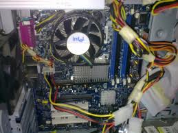 ENSAMBLAR Y CONFIGURAR EL EQUIPO DE COMPUTO: ARMADO Y DESARMADO DE UN PC