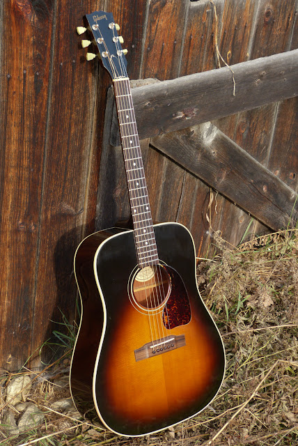 1993 Gibson J-30 Dreadnought Guitar