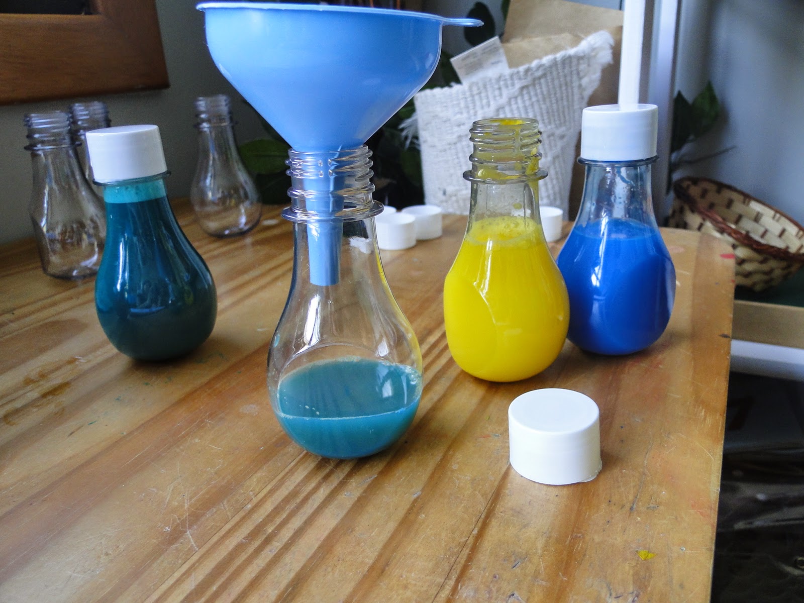 Experimentando a mistura de cores! ~ Tempo em Casa, ensinando!