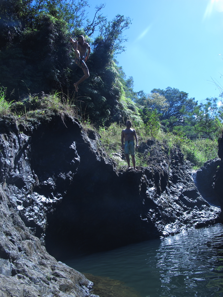 Capturing the Moment: Commando Hike Revisited, Maui