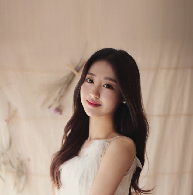 [MV/SUB.ESPAÑOL] Yves (LOONA) - New