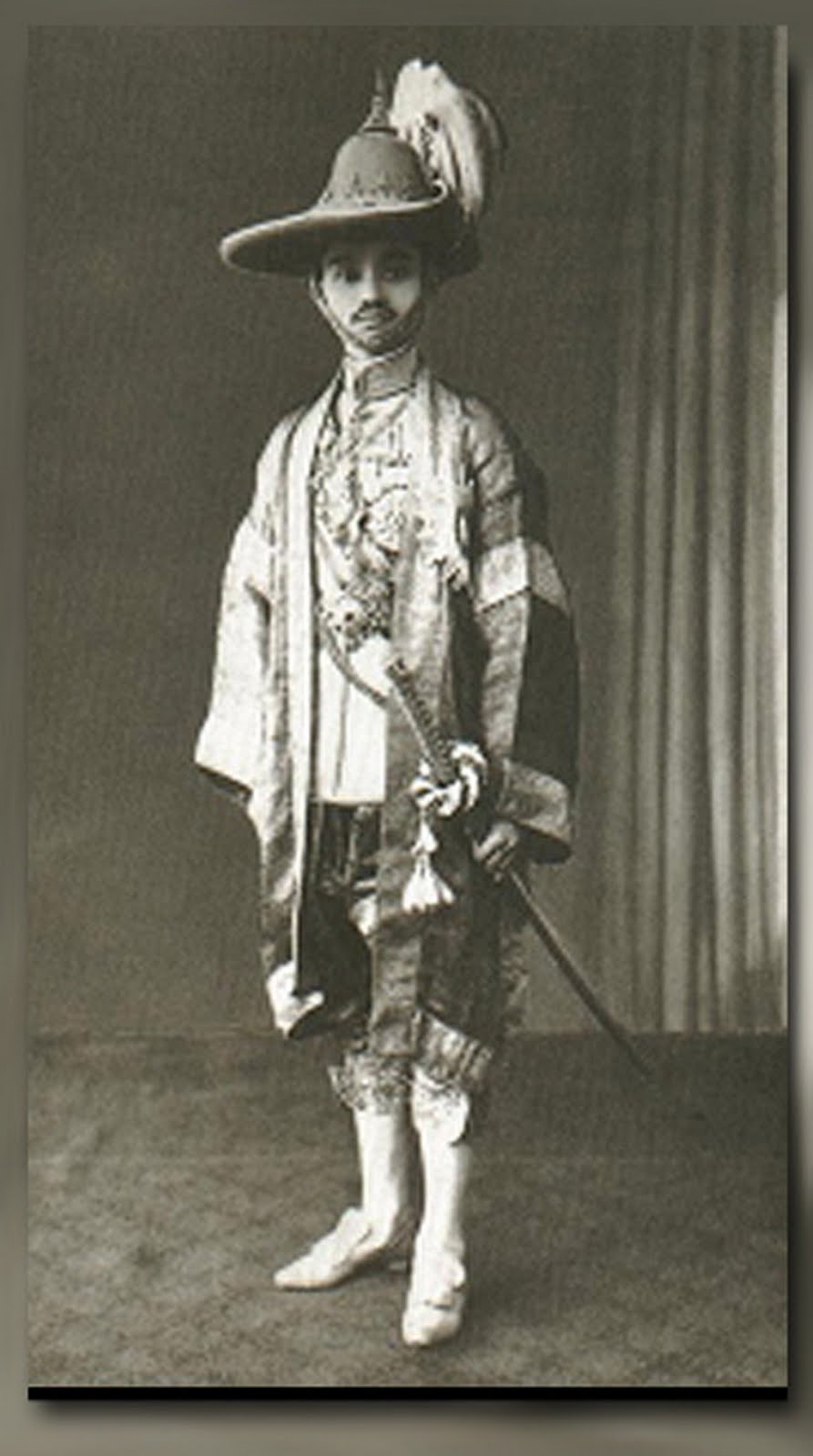 Siamese Visions: King Prajadhipok Portraits