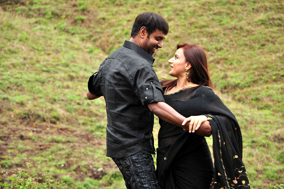 BOLLYWOOD CINEMA PHOTOS | NEWS | MORE: Pagal Movie Gallery, Stills ...