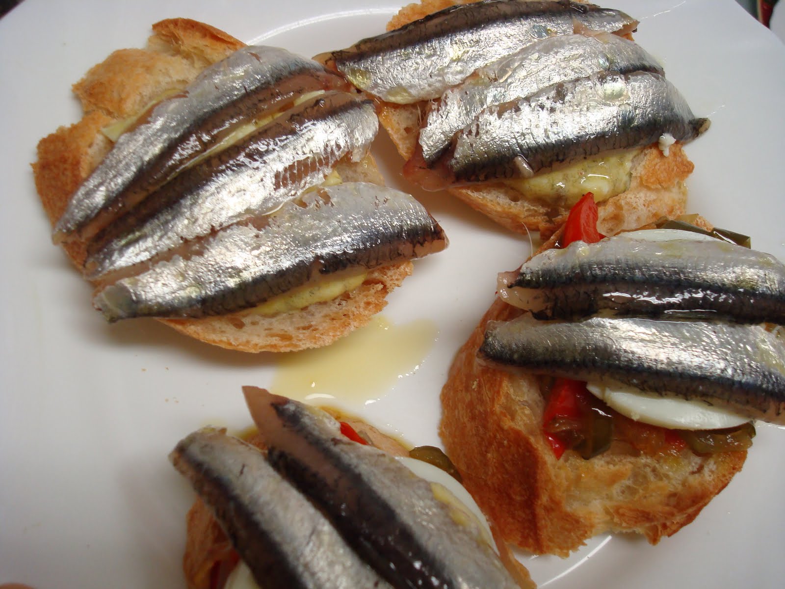 Chicane: Recetas de cocina: Pintxos variados de boquerones confitados
