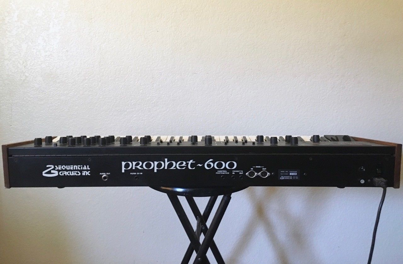 MATRIXSYNTH: SEQUENTIAL CIRCUITS PROPHET 600 ANALOG SYNTHESIZER w/ Gligli