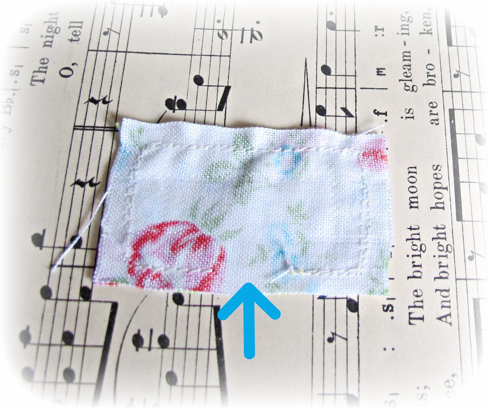 Two Cheeky Monkeys: How to Sew a Fabric Bow