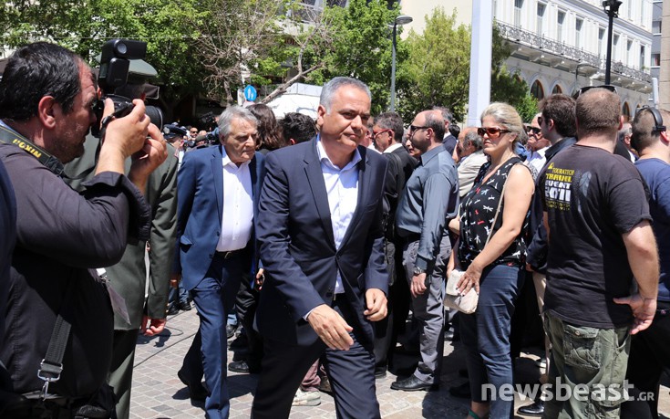 ΠΡΕΖΑ TV ©: Όλη η εγχωρια διαπλοκη παρηλασε στη κηδεια του Κωνσταντινου ...