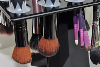 Benjabelle Makeup Brush Tree Review - The Shades Of U