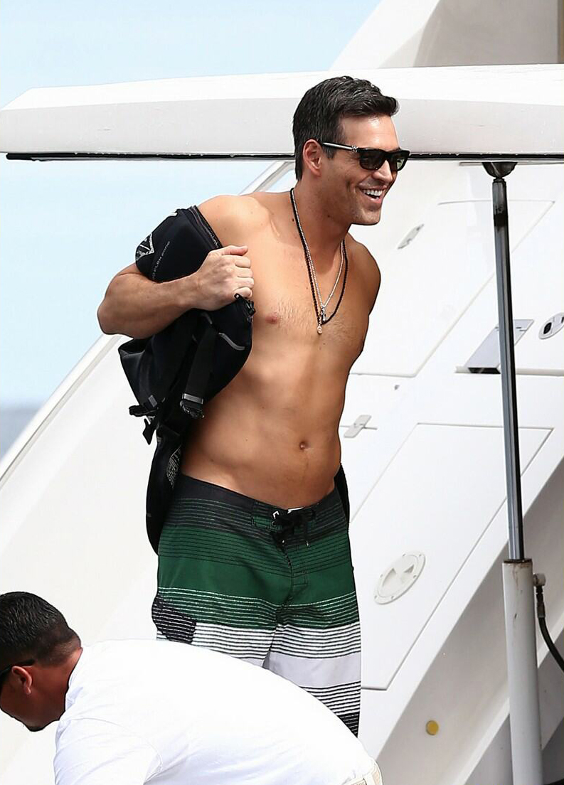 Eddie Cibrian Shirtless In Cabo San Lucas | Oh yes I am