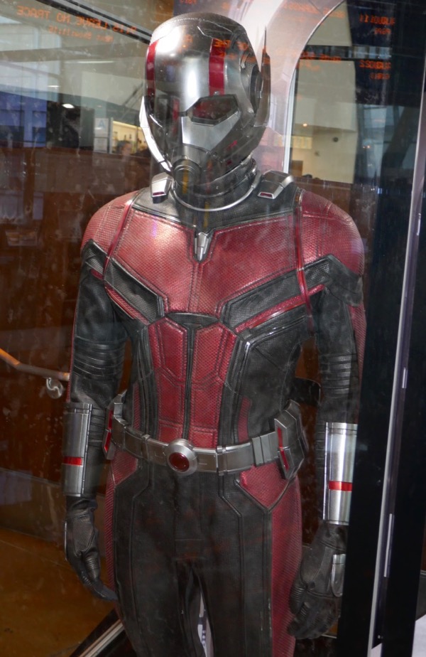 Hollywood Movie Costumes and Props: Paul Rudd and Evangeline Lilly's ...