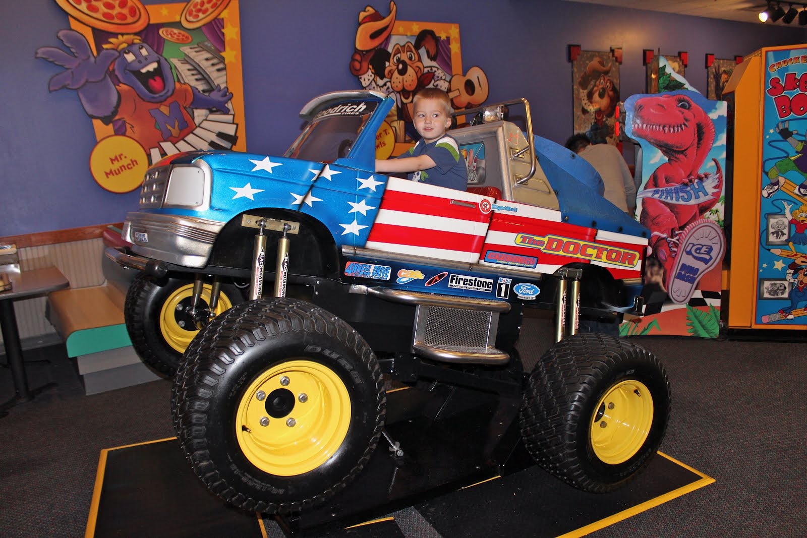 The Gray Family: Chuck E. Cheese