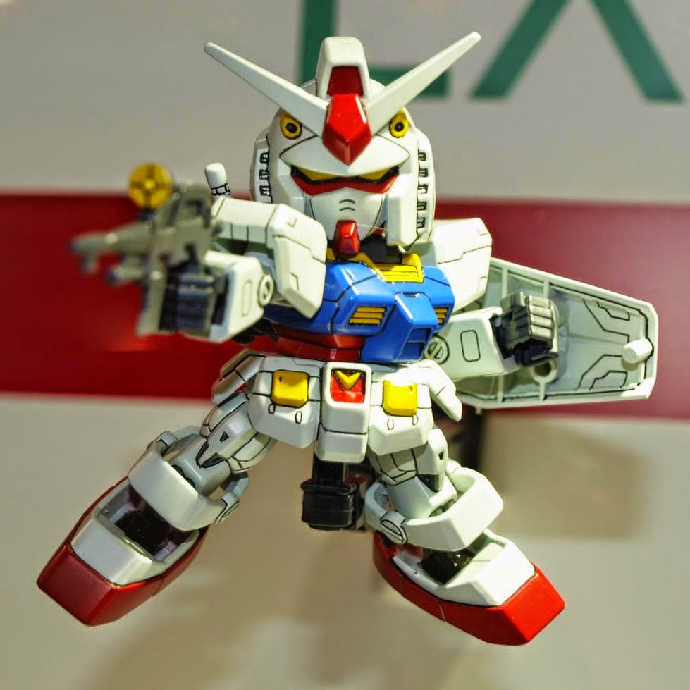 Gundam Family: SD Gundam EX-STANDARD : RX-78-2 Gundam On Display ...