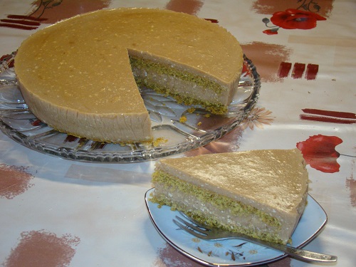 Cristina's world: Tort cu crema din lapte prins