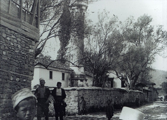 Decently photos of the Albania of 1914 brought to life by Robert Elsie