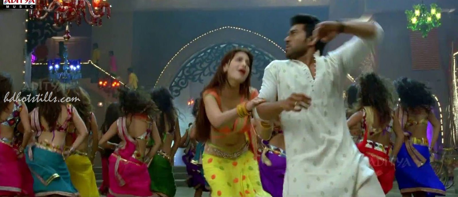 Yevadu Shruti Hassan Hot in Pimple Dimple Song - Indian Actress ...