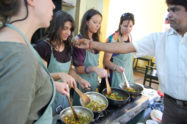 project: CLEAN FOOD: RUNNING OUT OF RECIPE IDEAS? TAKE A COOKING CLASS!