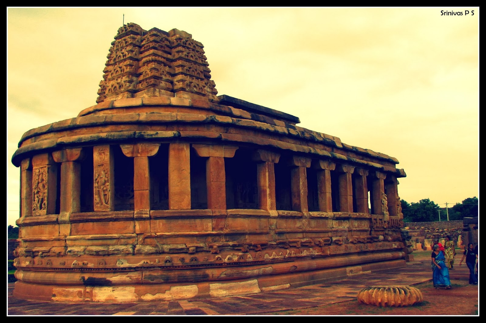 Roam the world with me...: Aihole - Cradle of Temple Architecture