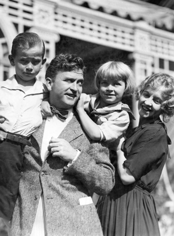 Hollywoodland Forever: A Shroud of Mystery Behind Thomas Ince's Death ...