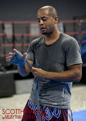 Pictures: kenny Finister training for Luis Bio - Muay Thai Authority