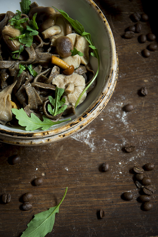 Contigo en la playa! : PASTA AL CAFÉ CON SETAS CONFITADAS