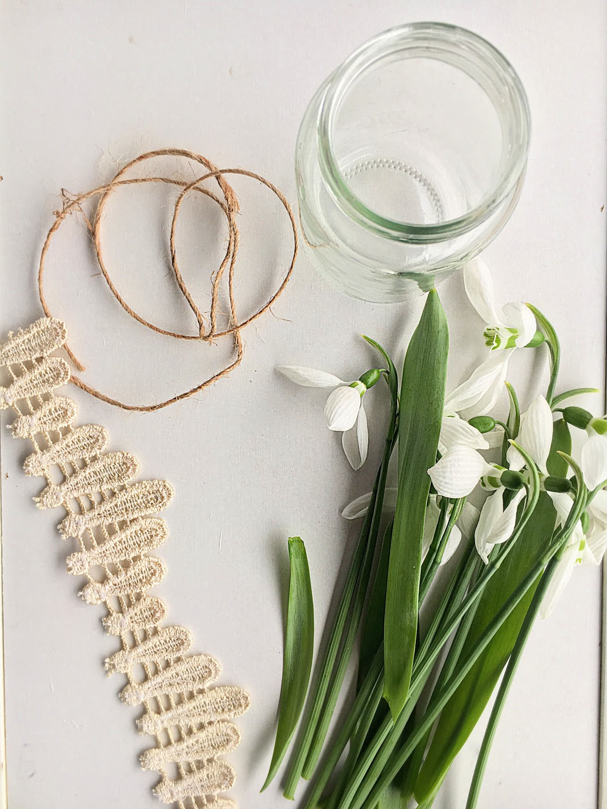 ADDING A TOUCH OF SPRING SMALL FLOWER IDEAS