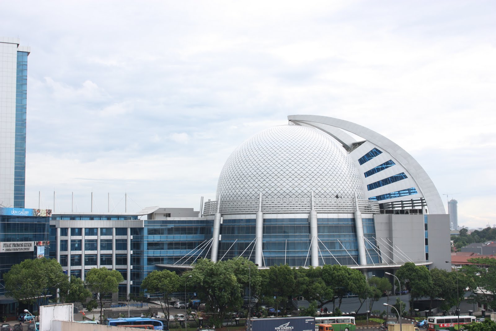 About Us - UKM Gallery