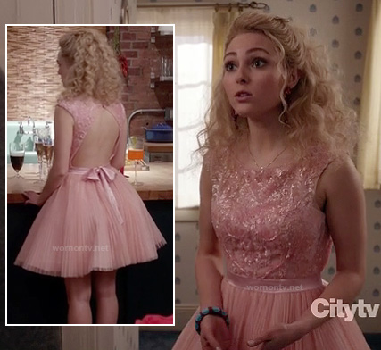 maisocalledlife: The Carrie Diaries : My top favorite Carrie Bradshaws ...