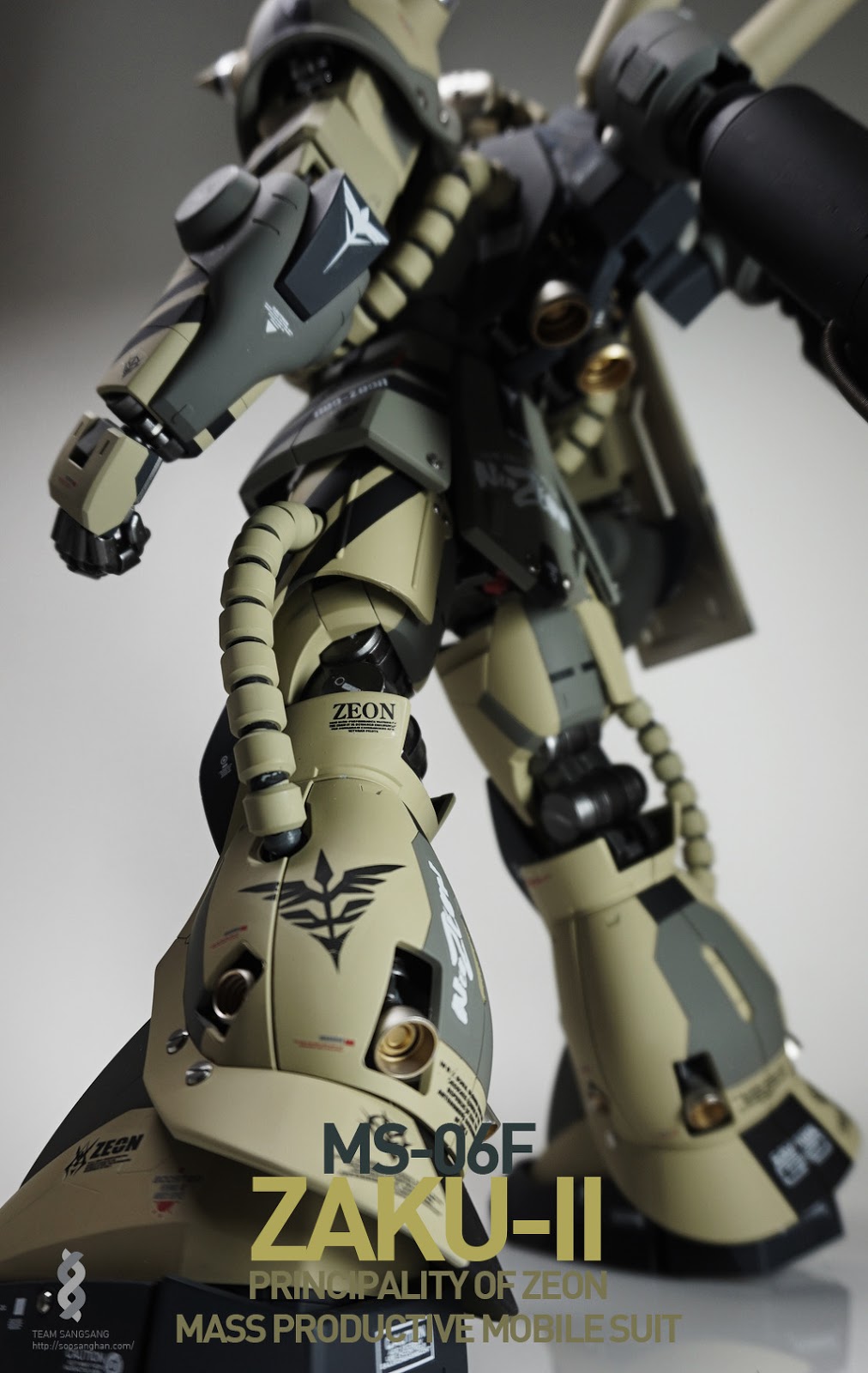 GUNDAM GUY: PG 1/60 MS-06F Zaku II - Customized Build