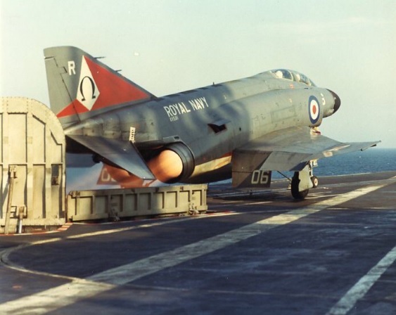 Jet & Prop by FalkeEins: More on British Phantoms - a brief history