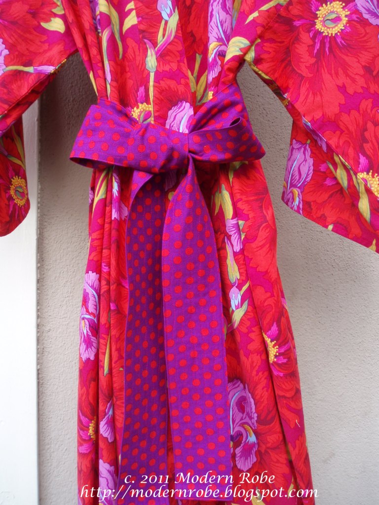 Modern Robe: Modern Robe in Philip Jacobs and Kaffe Fassett Fabrics