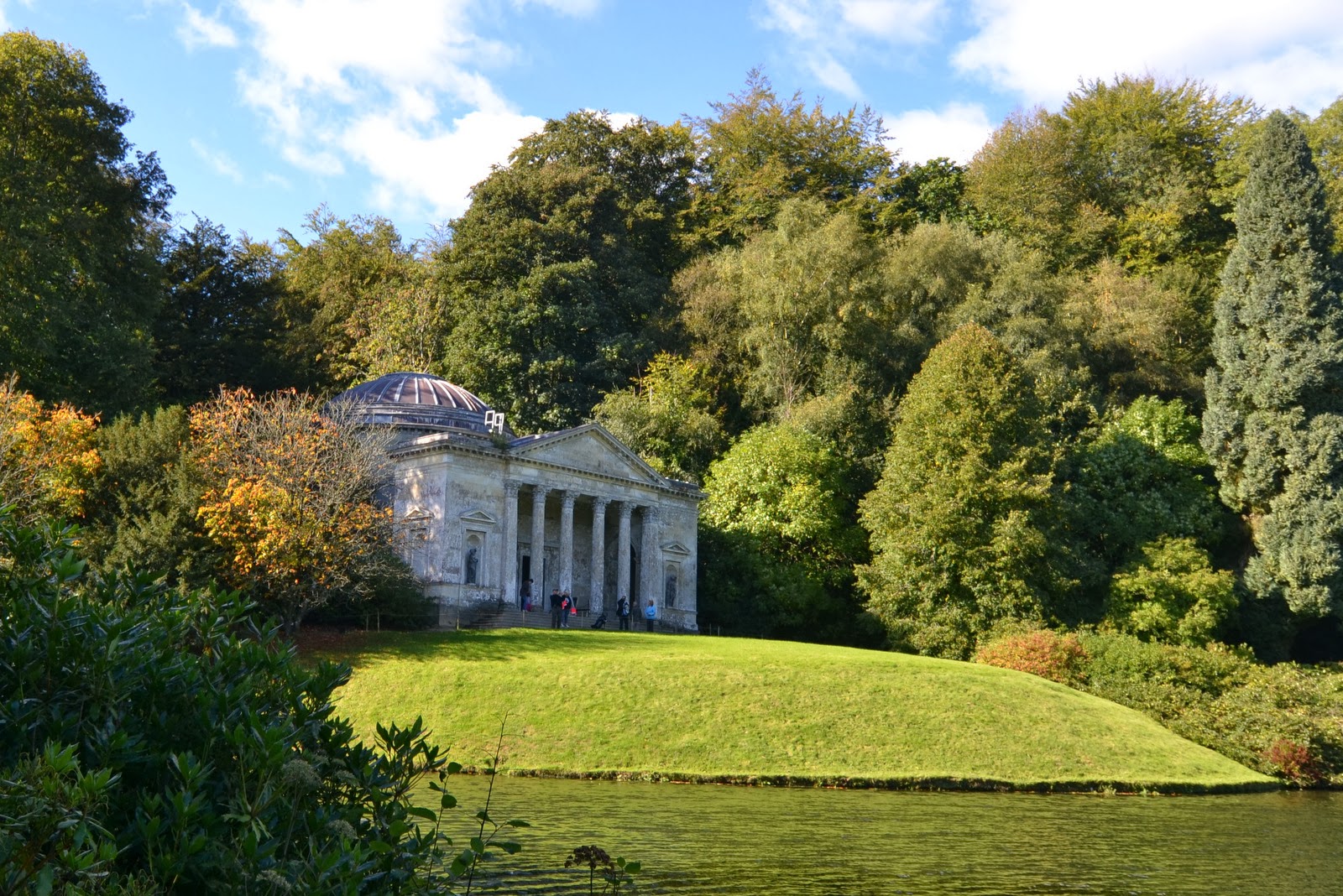 These heavenly hours - a visit to Stourhead Gardens | the adventures of ...