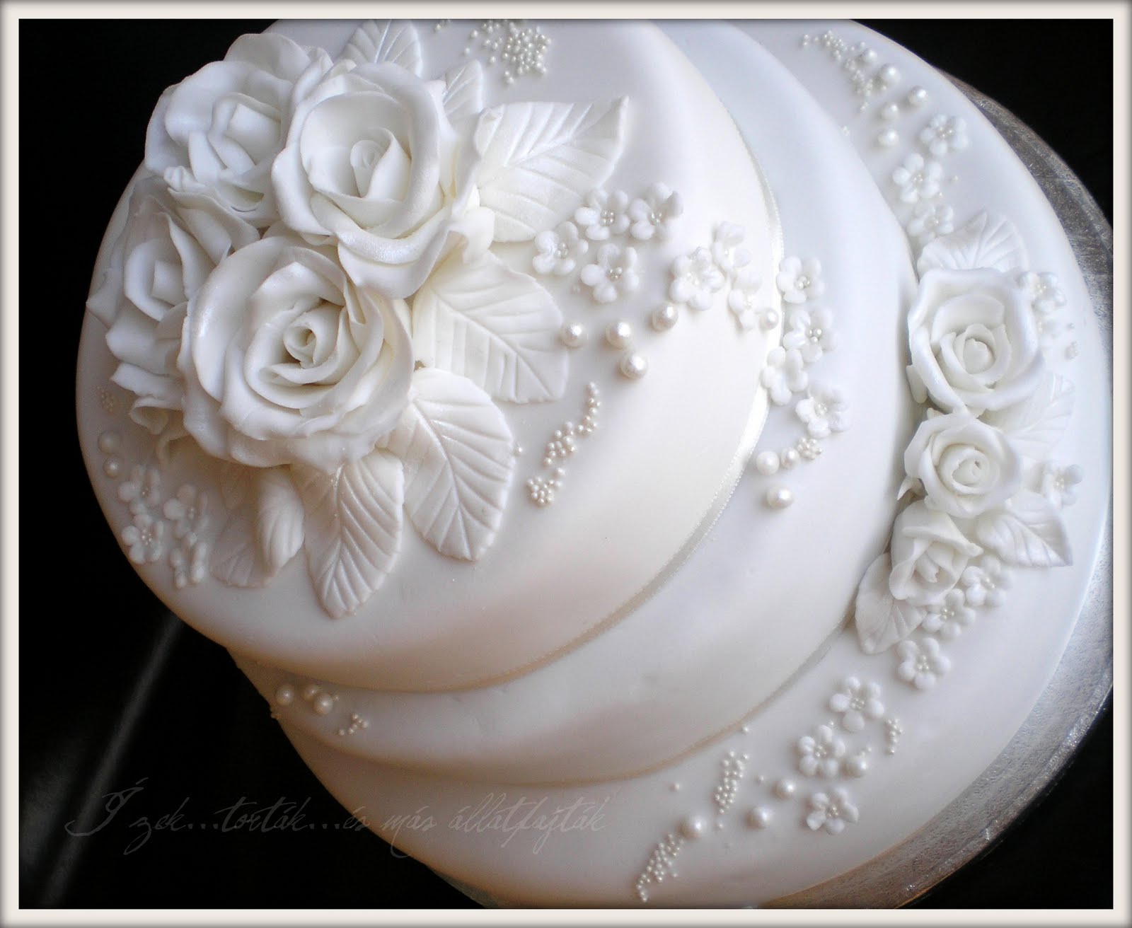 Ízek...torták...és más állatfajták: Menyasszonyi tortám - az első!