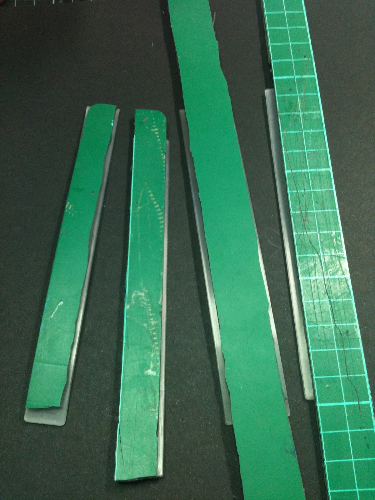 Sarah's Craft: Stop the edge lines from the embossing folder!