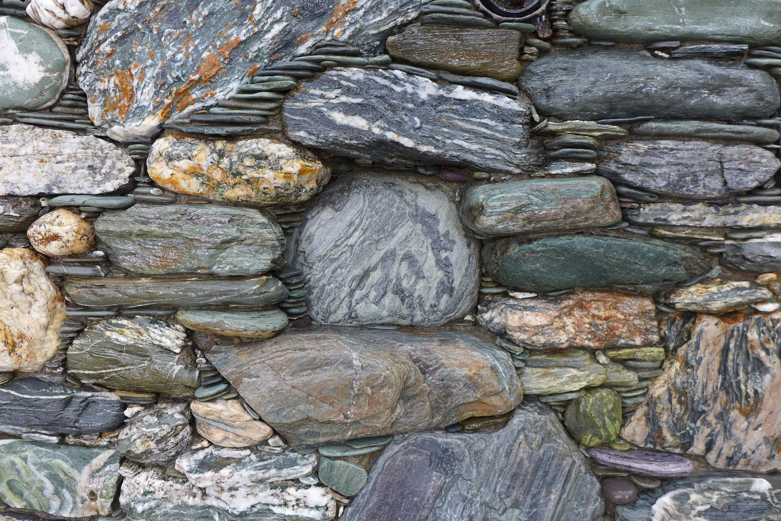 Jeffrey Bale's World of Gardens: The Geologic Wall