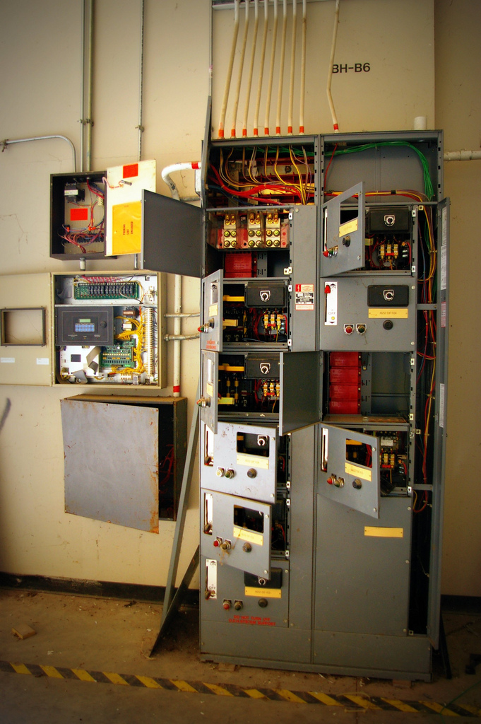 Deserted Places: Desertron: The world's largest Super Collider partly ...