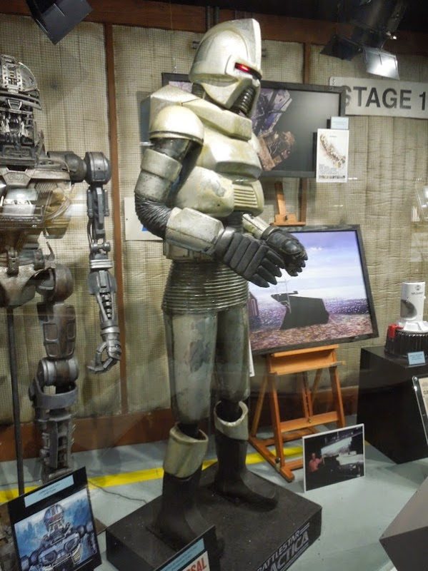 Hollywood Movie Costumes and Props: Cylons from Battlestar Galactica ...