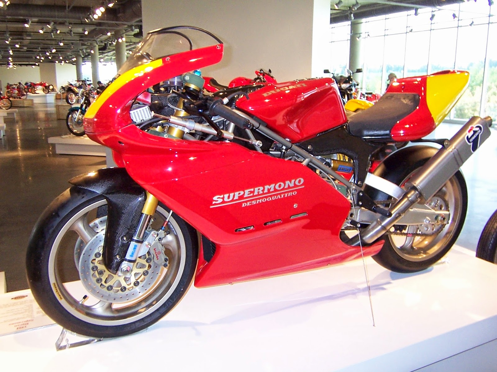 99garage | Cafe Racers Customs Passion Inspiration: Ducati 550 Supermono