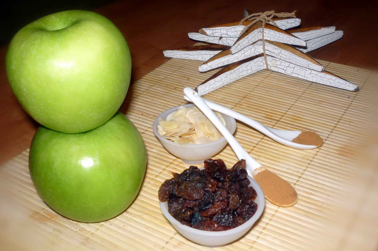 Tastes For Everyday Life: Sauteed Apple, Cashew & Coconut Cream Parfait...