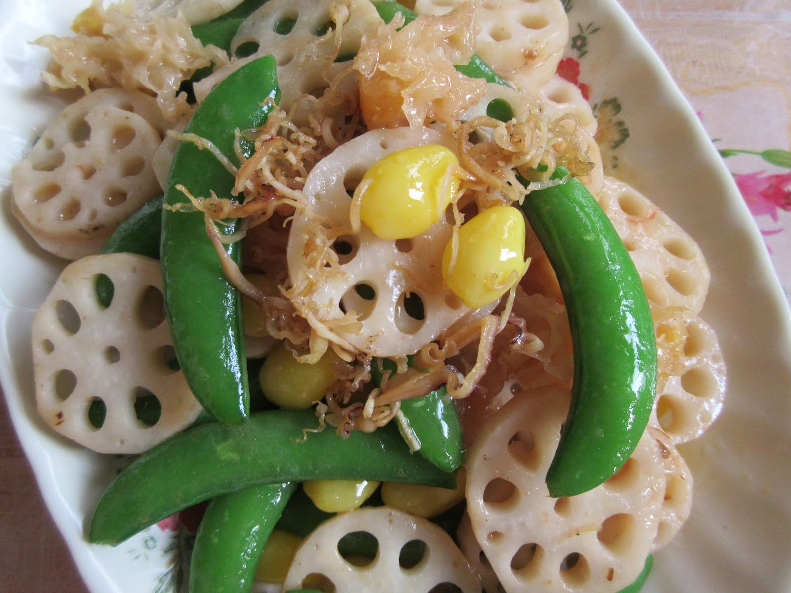 Sumptuous Flavours: Stir-fried Lotus Root With Julienned Cuttlefish 炒莲藕
