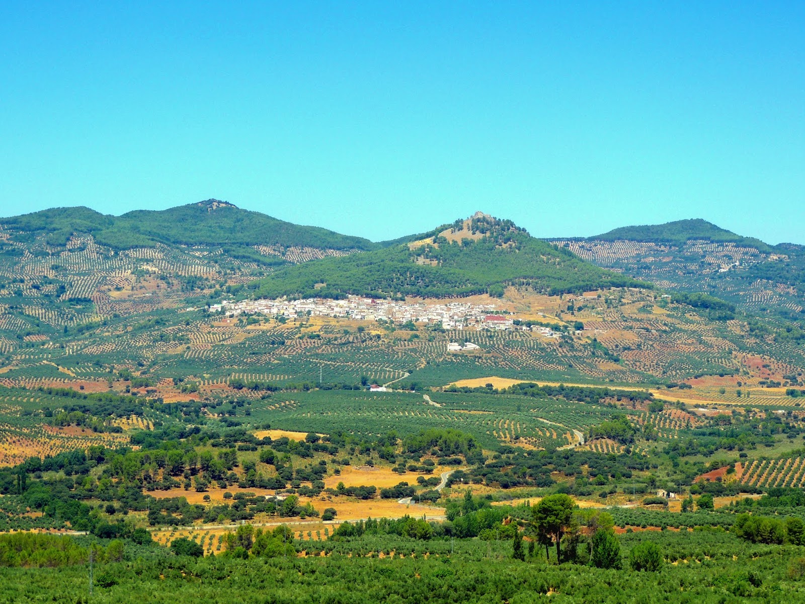 Jaén desde mi atalaya: Por los pueblos de Jaén. TORRES DE ALBANCHEZ