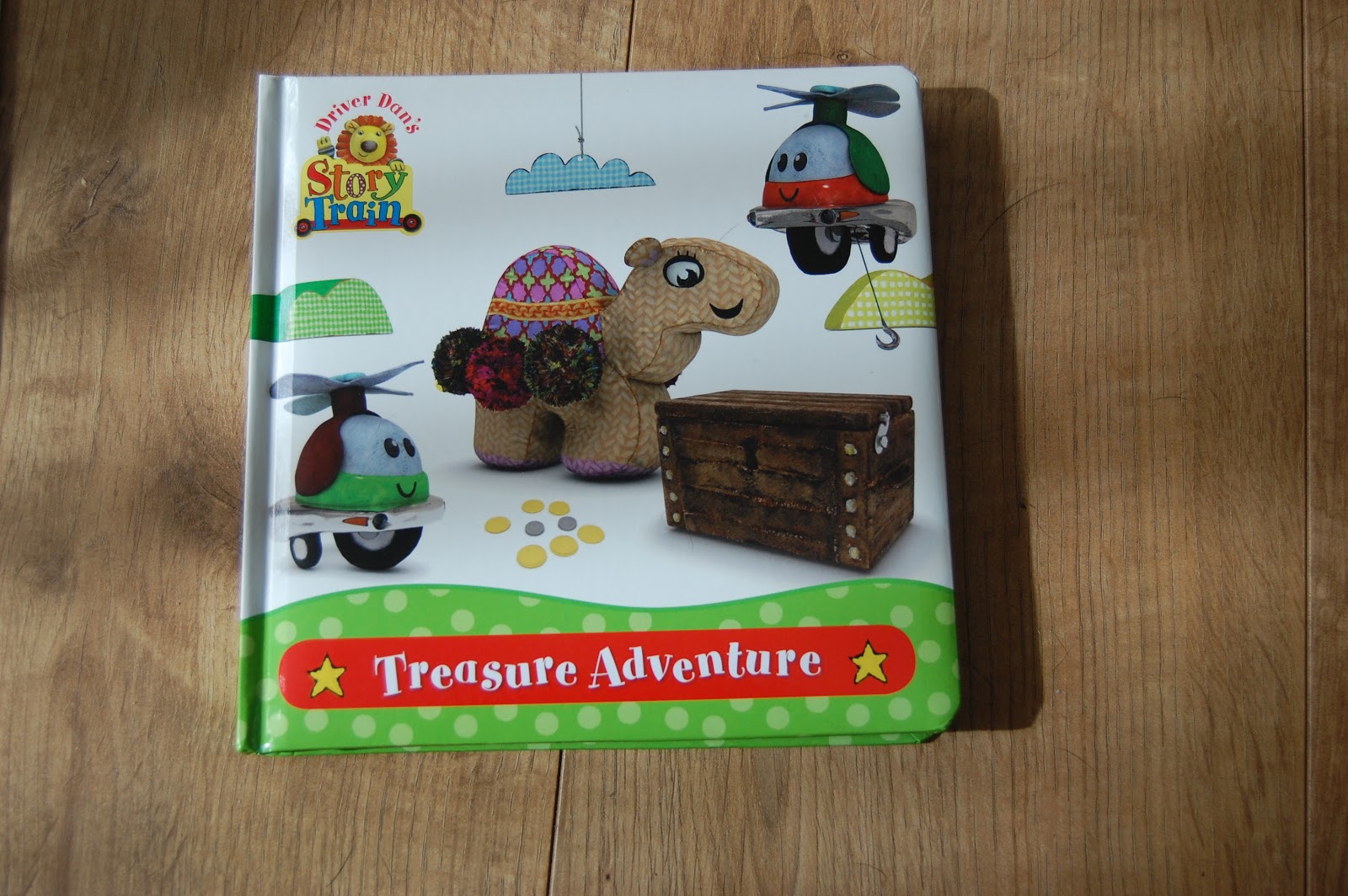 Driver Dan's Story Train - Treasure Adventure Book - My Three and Me