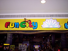 My Teaching Adventure in the UAE: My Monday Adventure to the Marina Mall!