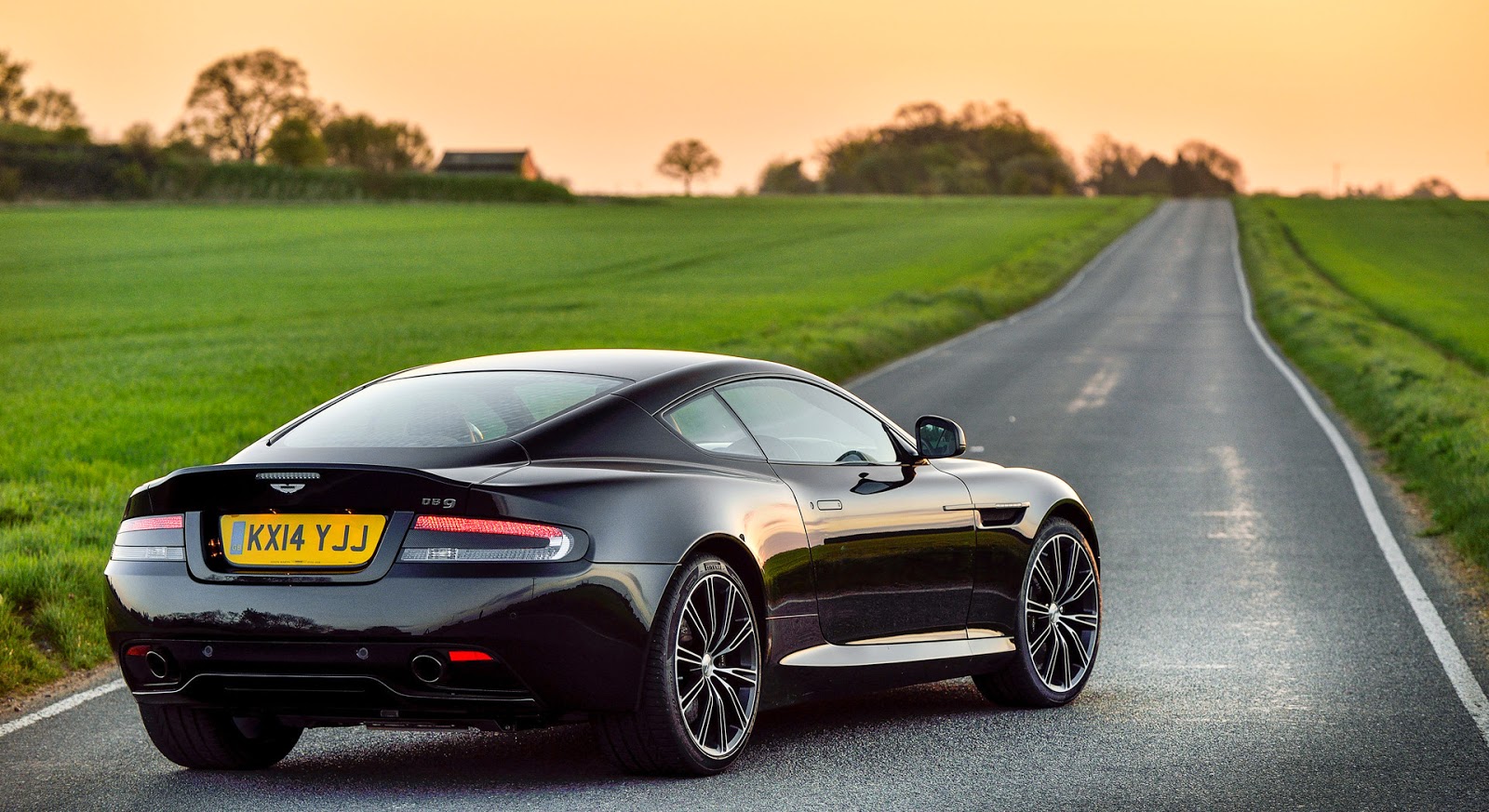 2015 Aston Martin DB9 Carbon Edition - High Wheels