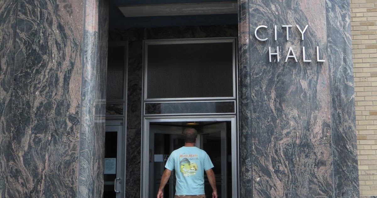 Nomadic Newfies: City Hall, Sioux Falls